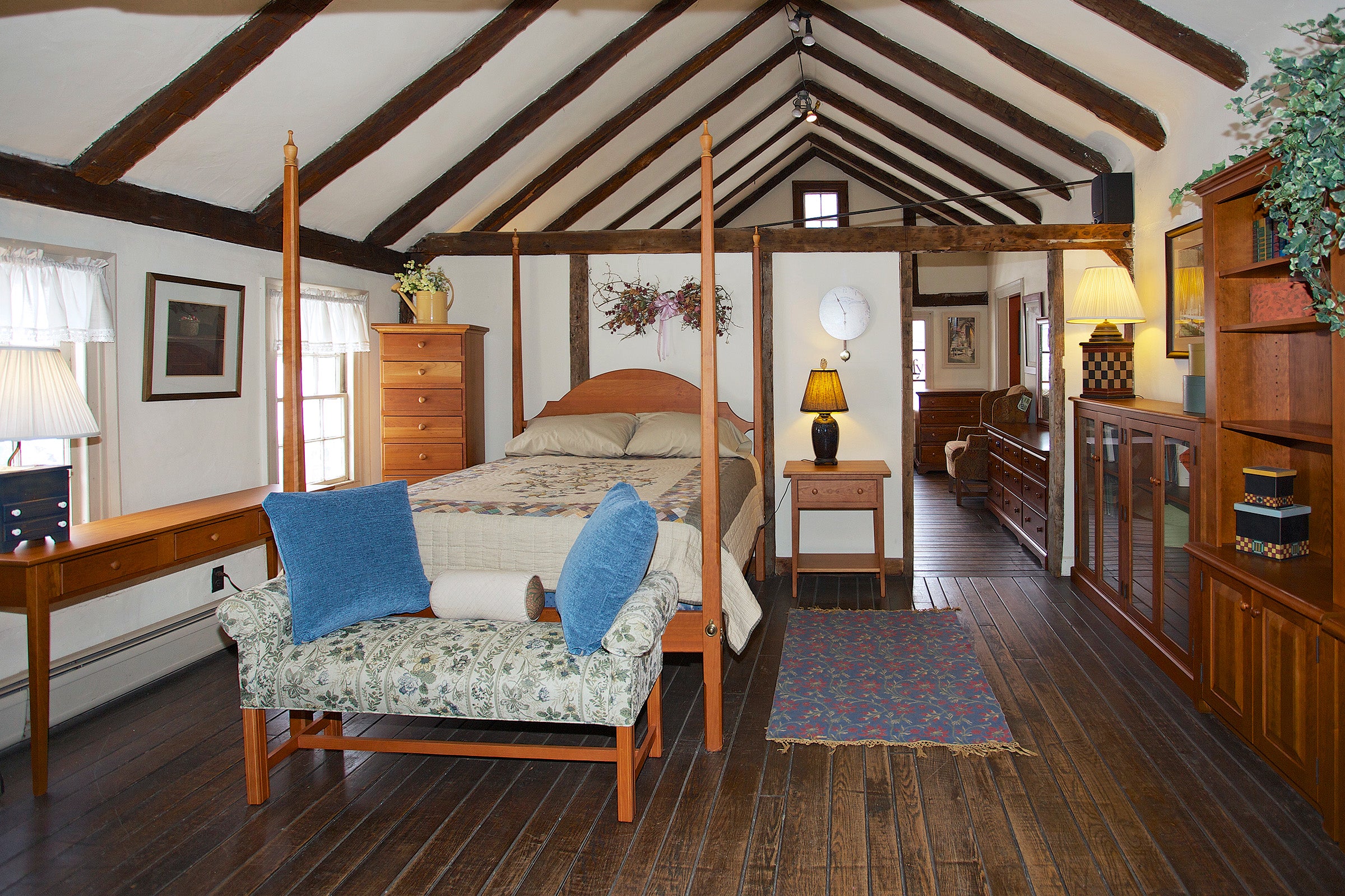 Bedroom Wood Furniture – HUNT Country Furniture